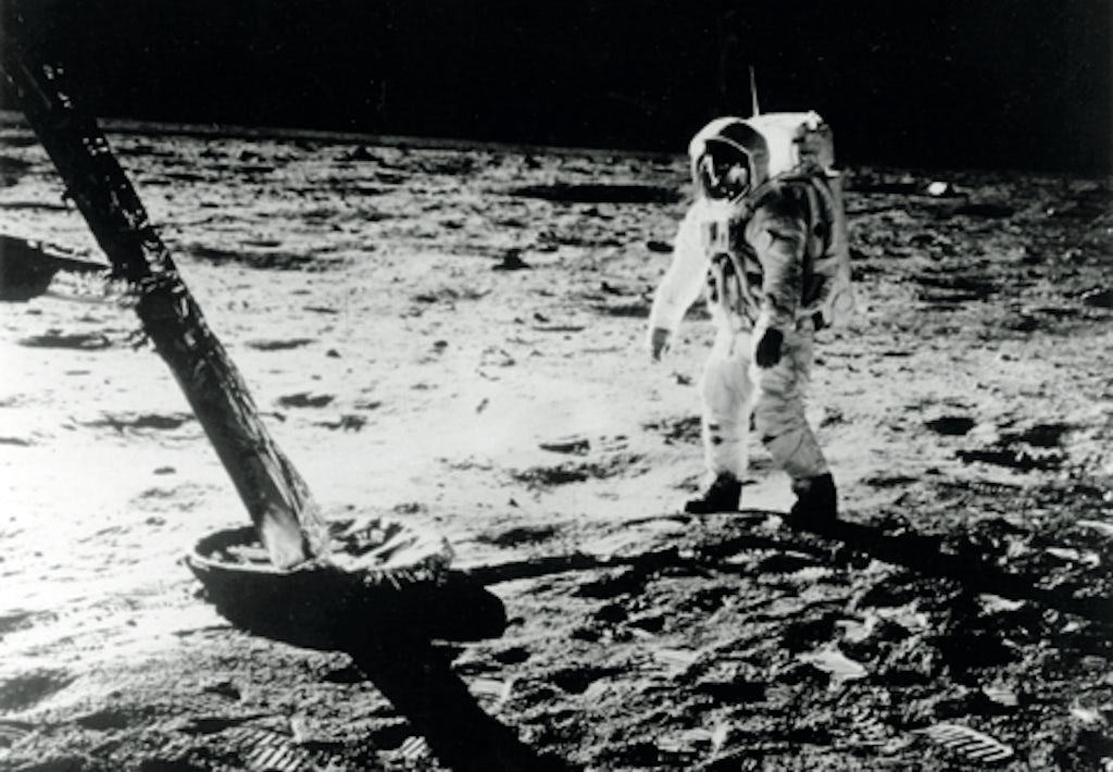 Ruimtewedloop | Wie bereikt de maan het eerst? | Historianet.nl