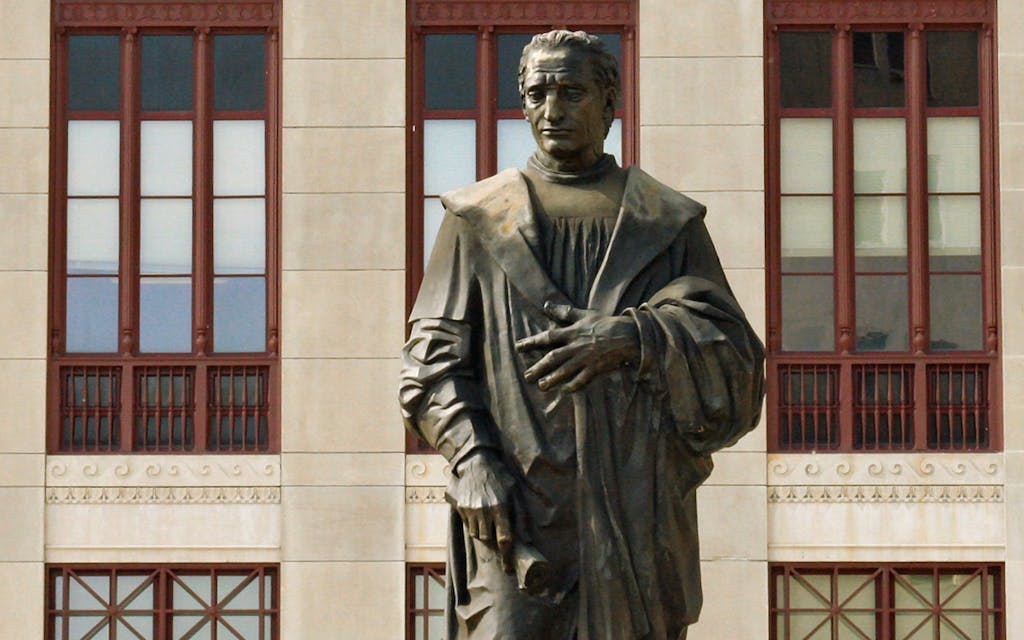 Statuer i bakken | historienet.no