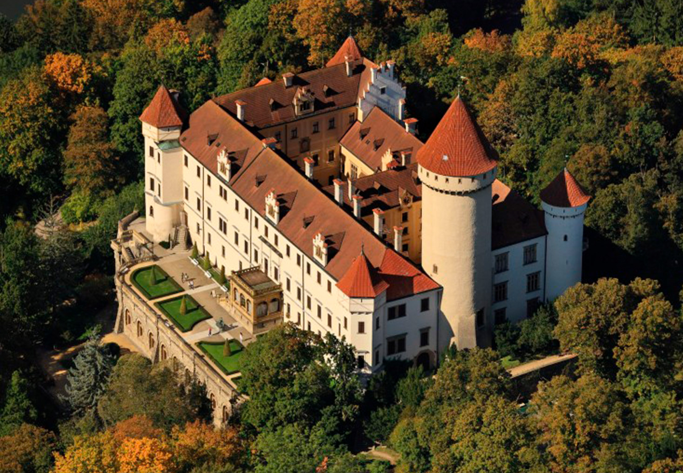 Museum må levere nazi-tyvekoster tilbage | historienet.dk