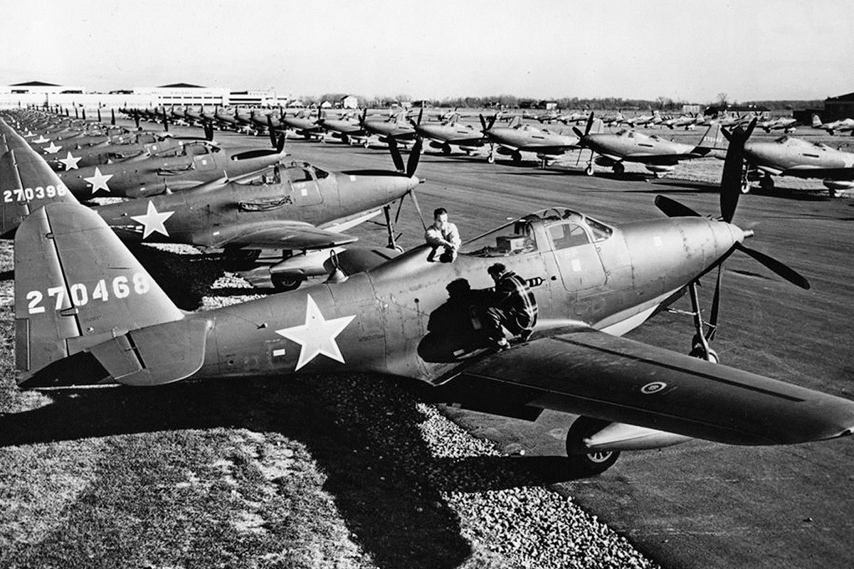 Tragedie: Flyvende Fæstning kolliderer under opvisning | historienet.dk