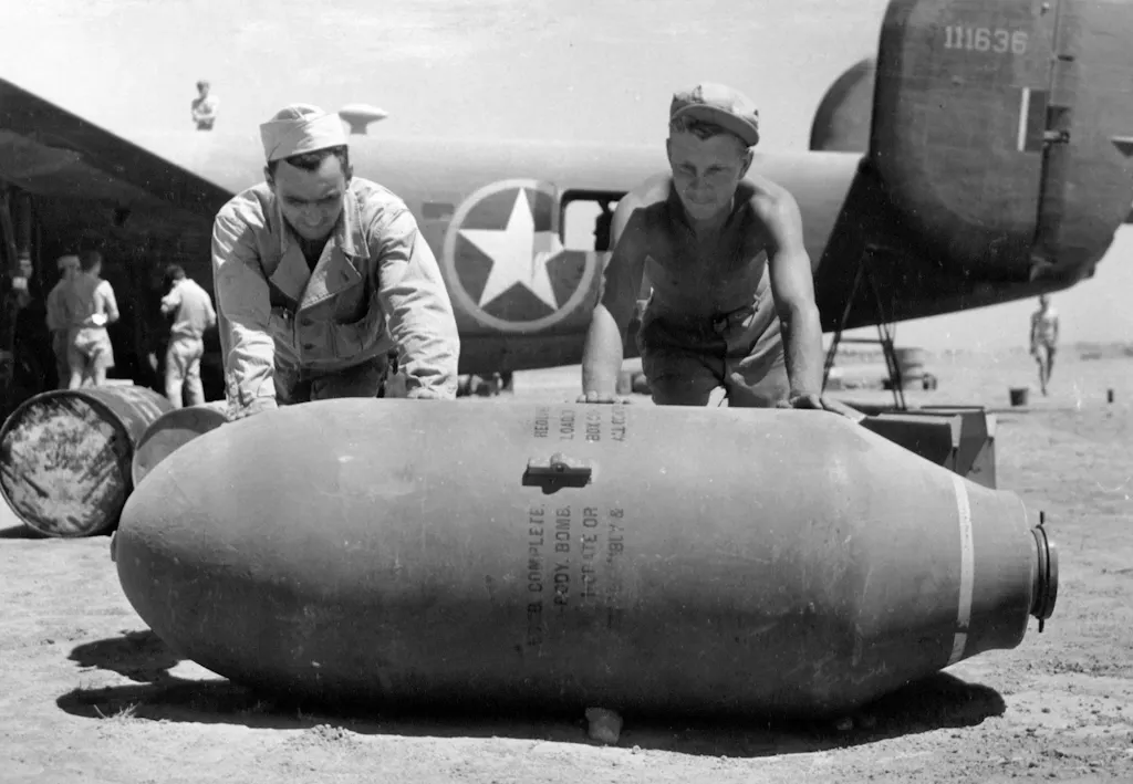 178 bombefly angreb Hitlers olie i rumænske Ploesti | historienet.dk
