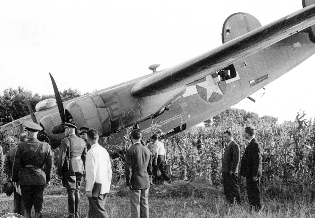 178 bombefly angreb Hitlers olie i rumænske Ploesti | historienet.dk