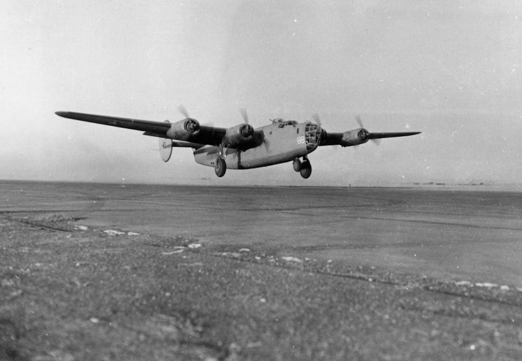 178 bombefly angreb Hitlers olie i rumænske Ploesti | historienet.dk