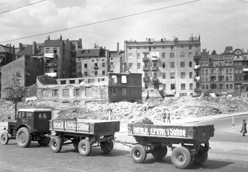 Hamburg onder water: Stormvloed eist 315 levens | historianet.nl