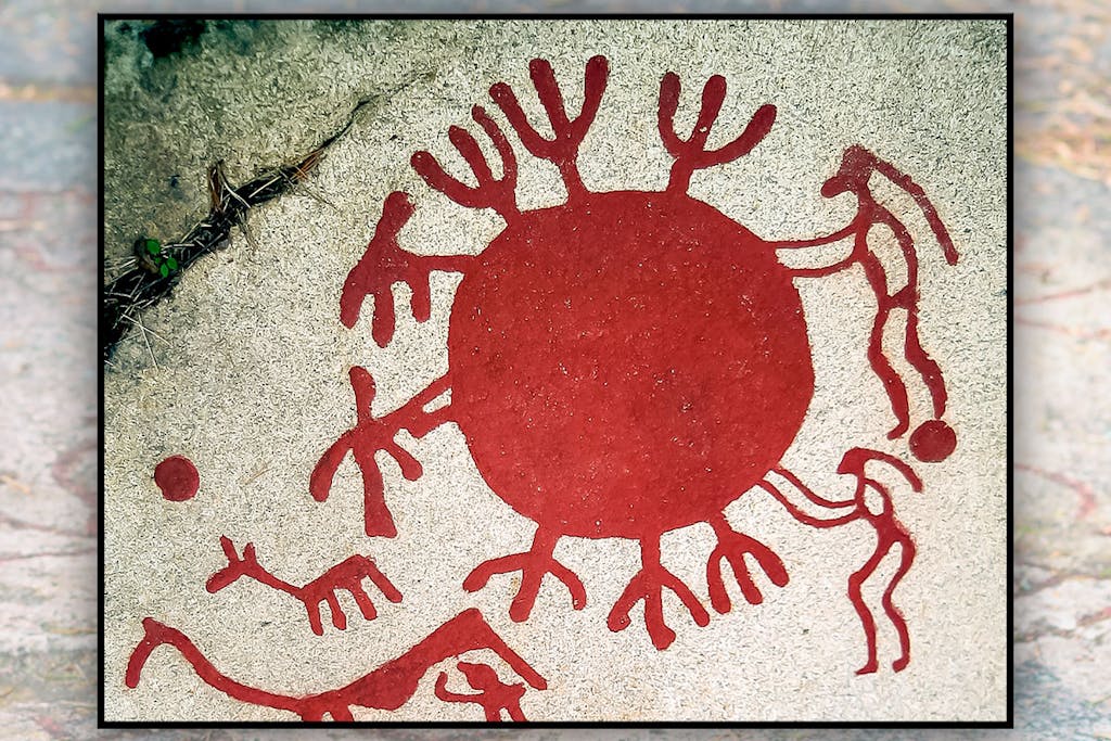 Helleristninger – hvad betyder de? Og hvorfor er de røde? | Historienet.dk