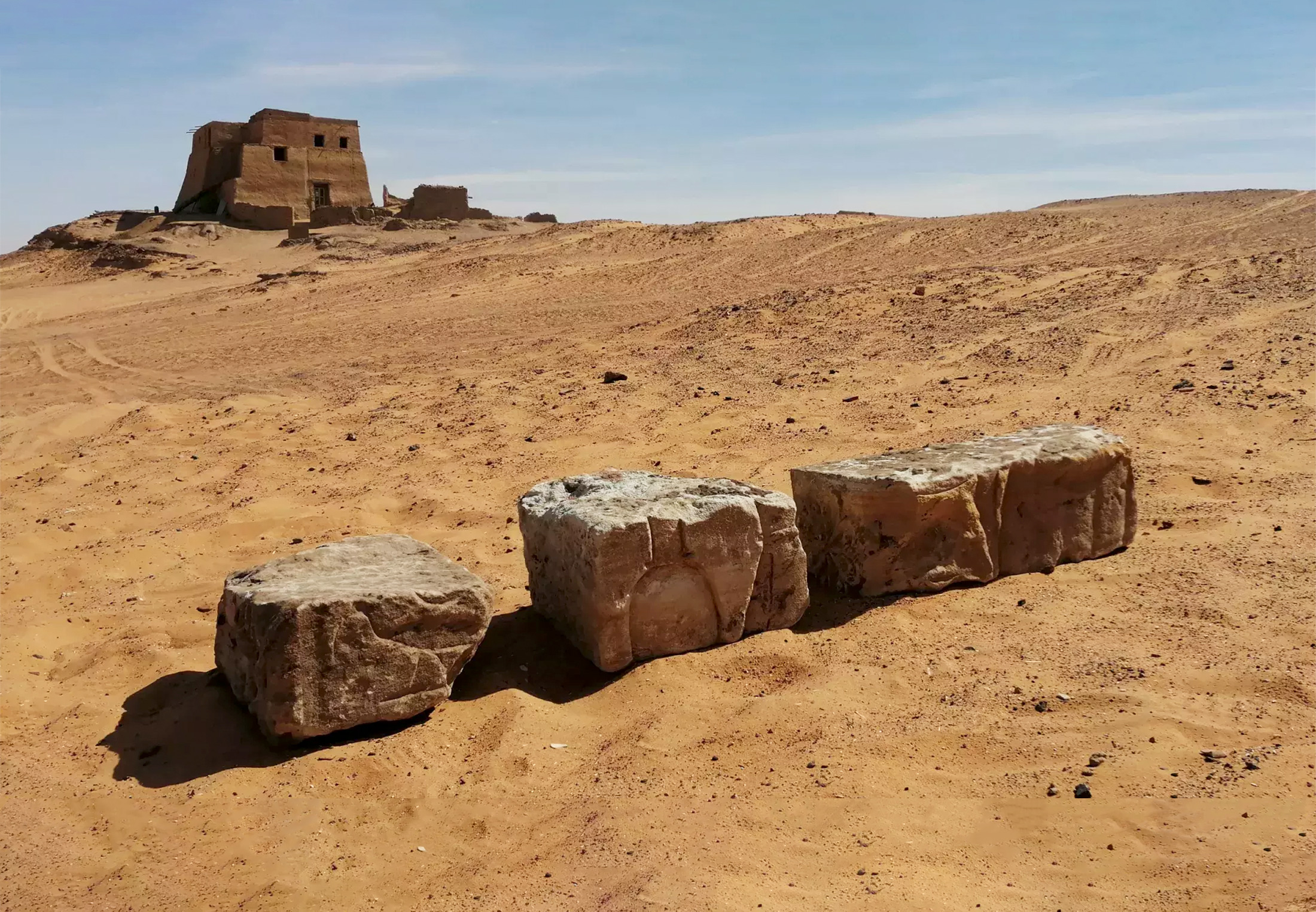 Ruiner av ett egyptiskt tempel funna i Sudans öken | varldenshistoria.se