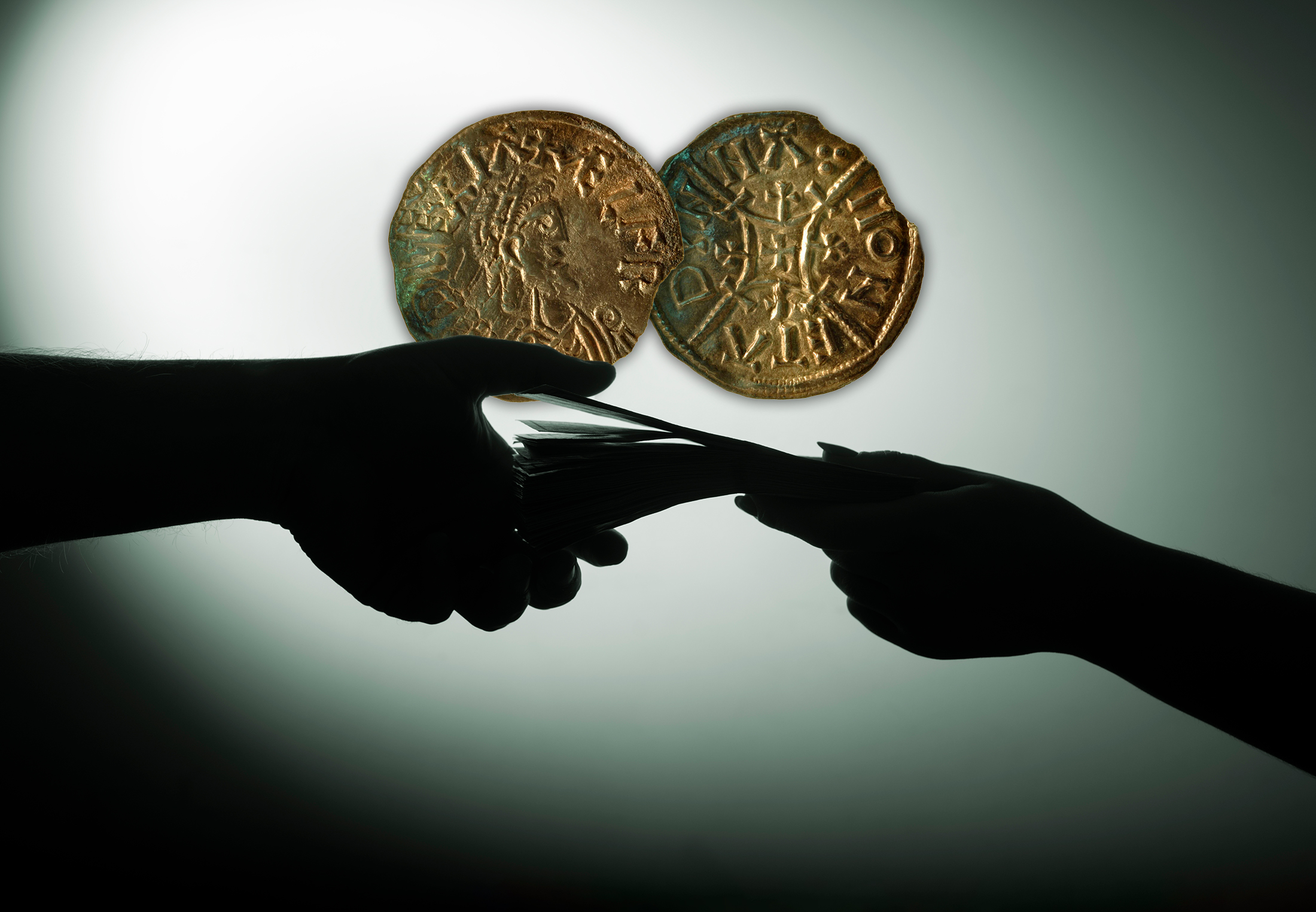 Stjålen vikingeskat solgt til undercover-betjente | historienet.dk