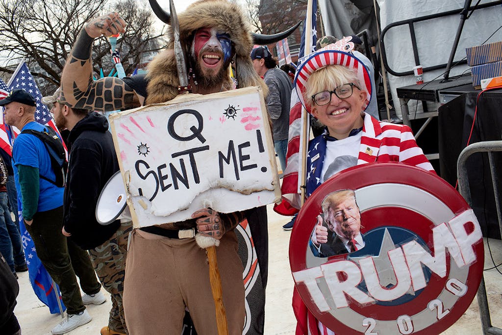 Daarom geloven miljoenen mensen in verhalen over satanische pedofielen ...