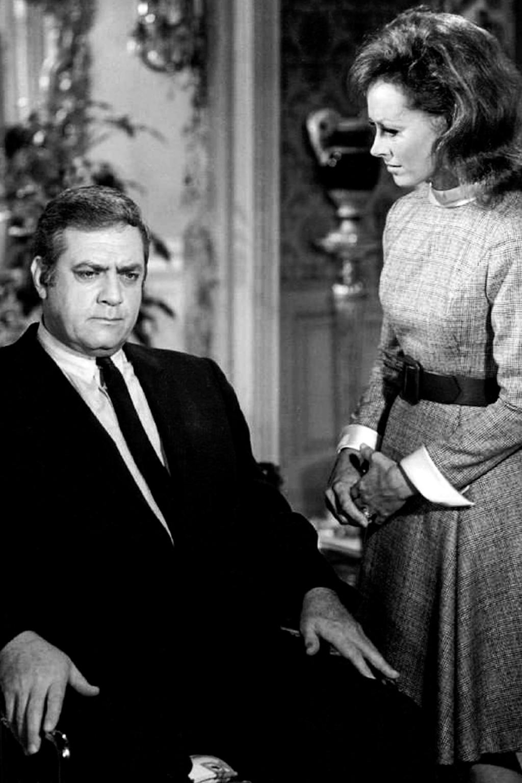 Raymond Burr hittade på falska fruar | varldenshistoria.se