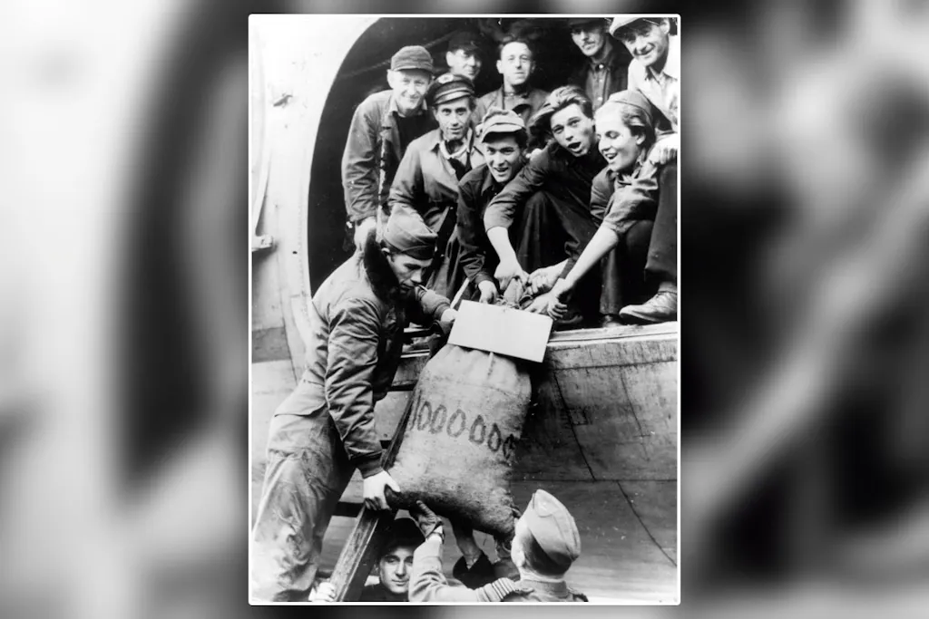 Luftbroen reddet Vest-Berlin | Historienet.no