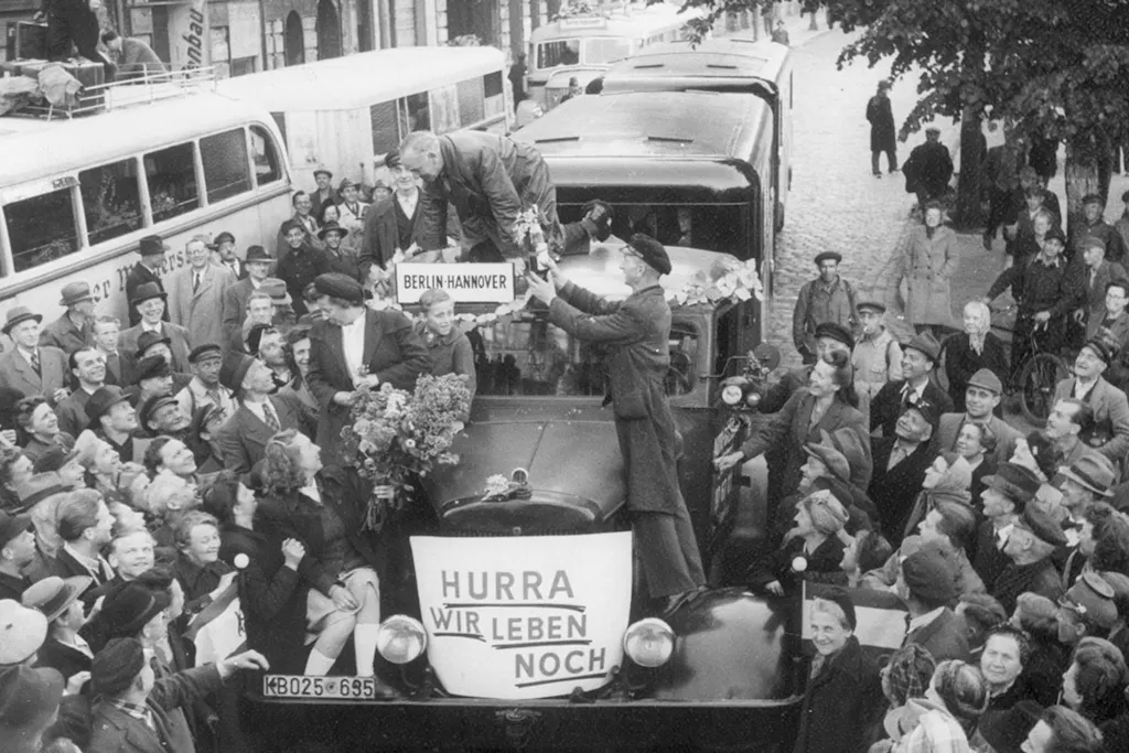 Luftbroen reddet Vest-Berlin | Historienet.no