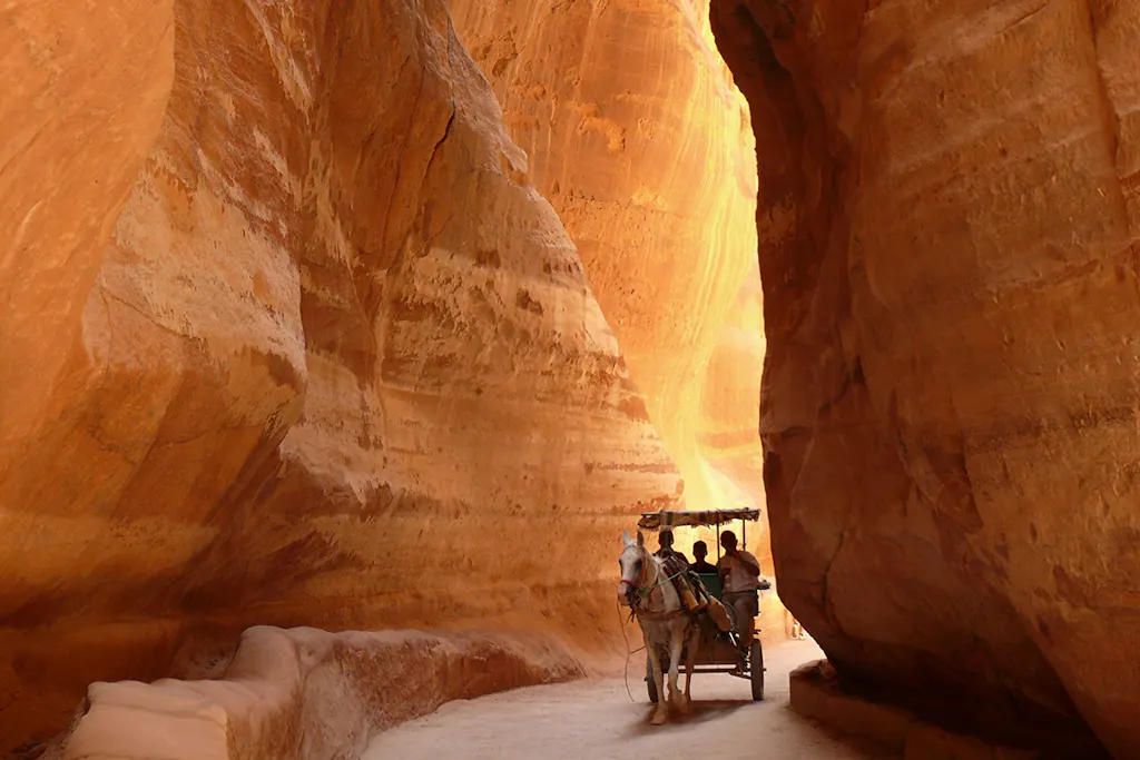 Petra: Het verhaal achter de oude stad in Jordanië | historianet.nl