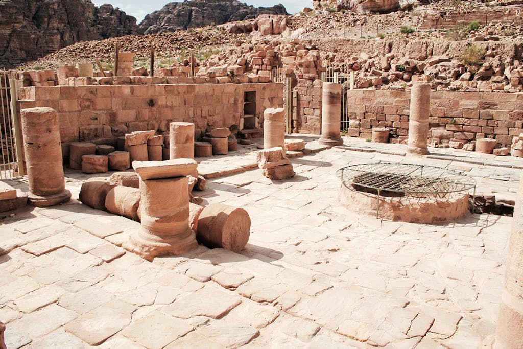 Petra: Jordanian muinaiskaupungin historia | historianet.fi