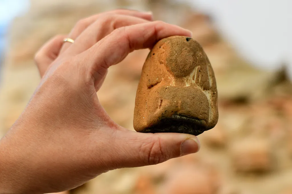 Israelilaiseläkeläinen löysi rannalta egyptiläisen jumalattaren ...