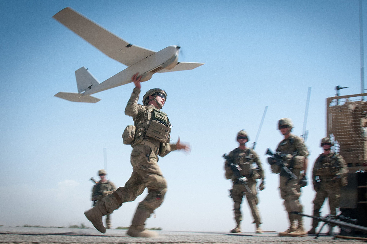 Van schietschijf tot intelligente killer: De geschiedenis van de drone ...