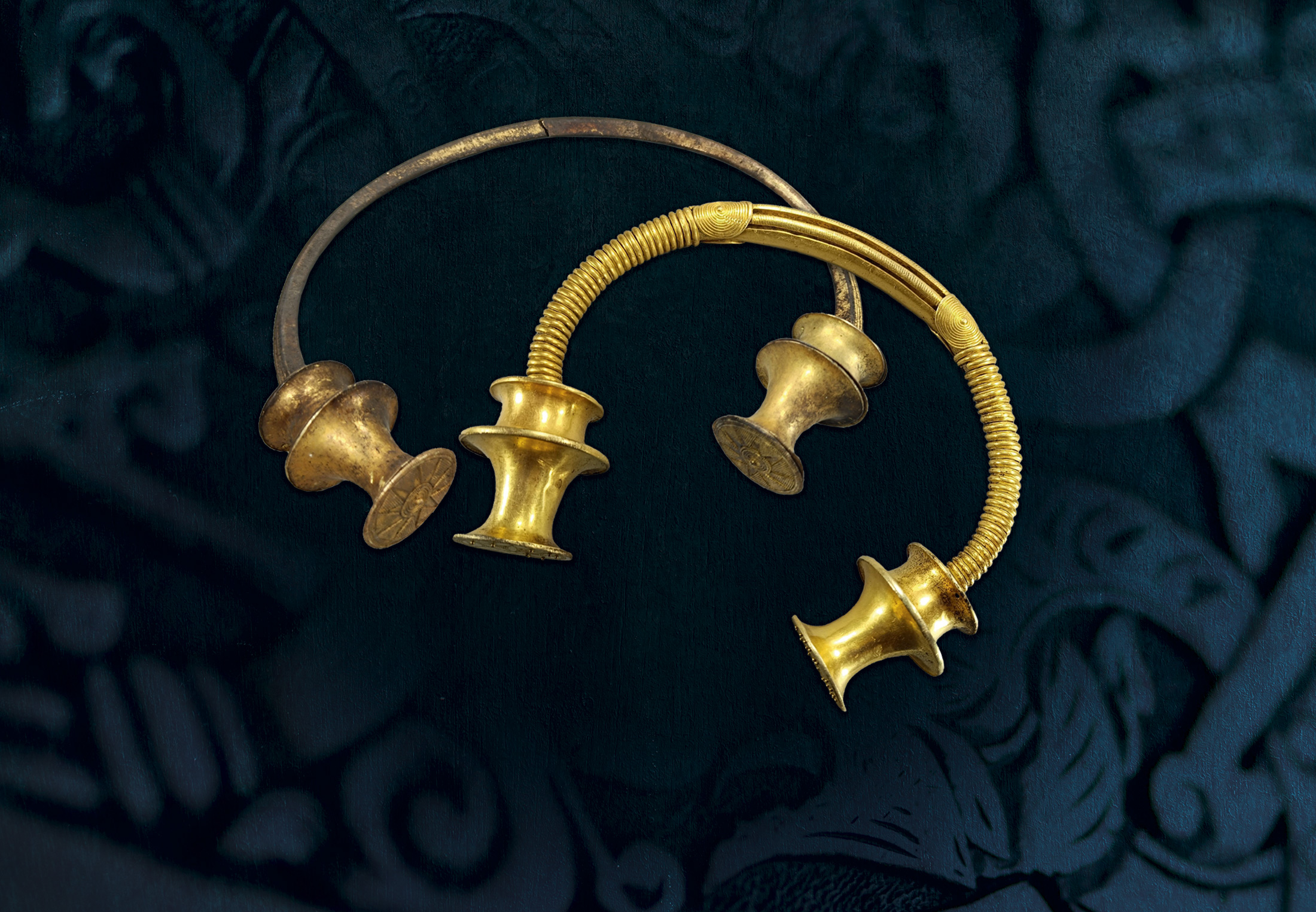 Putkimies löysi 2500 vuotta vanhoja kultaisia kaulakoruja | historianet.fi