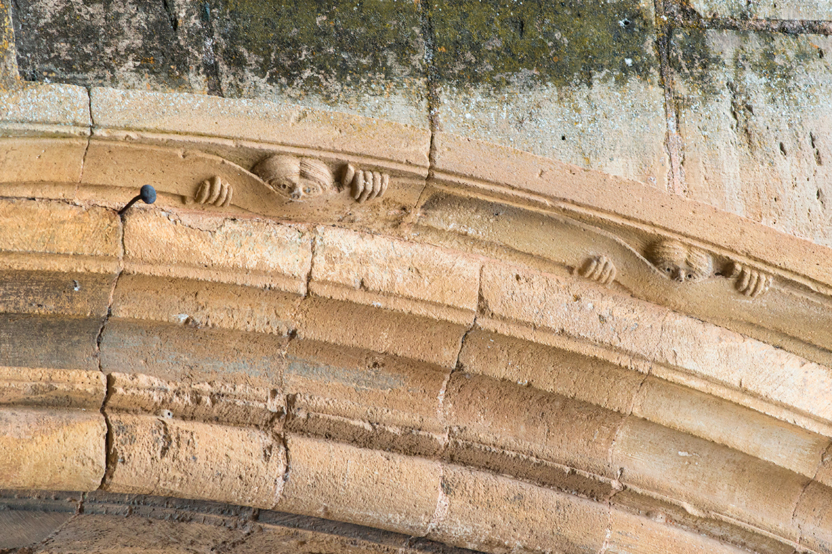 Heilige humor: 10 lolletjes op Europese kerken | historianet.nl