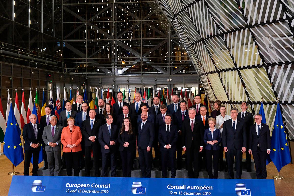 Tidslinje for EU: Fra Kul- og Stålunion til Europas forenede ...