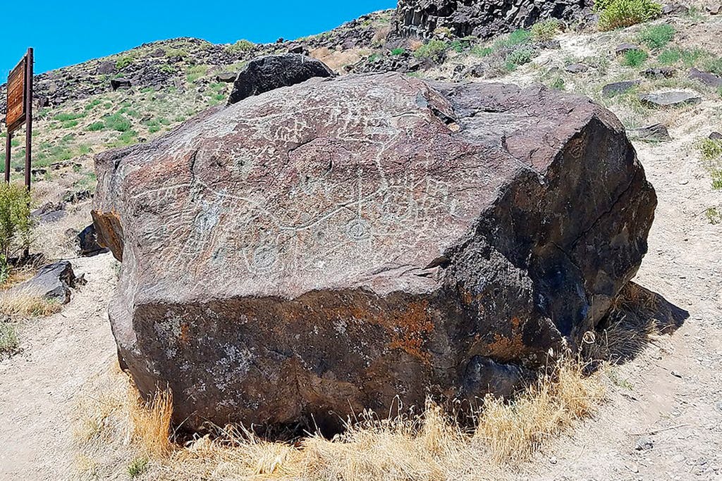 Stenalderkunst råbte “skrid” til fremmede | historienet.dk