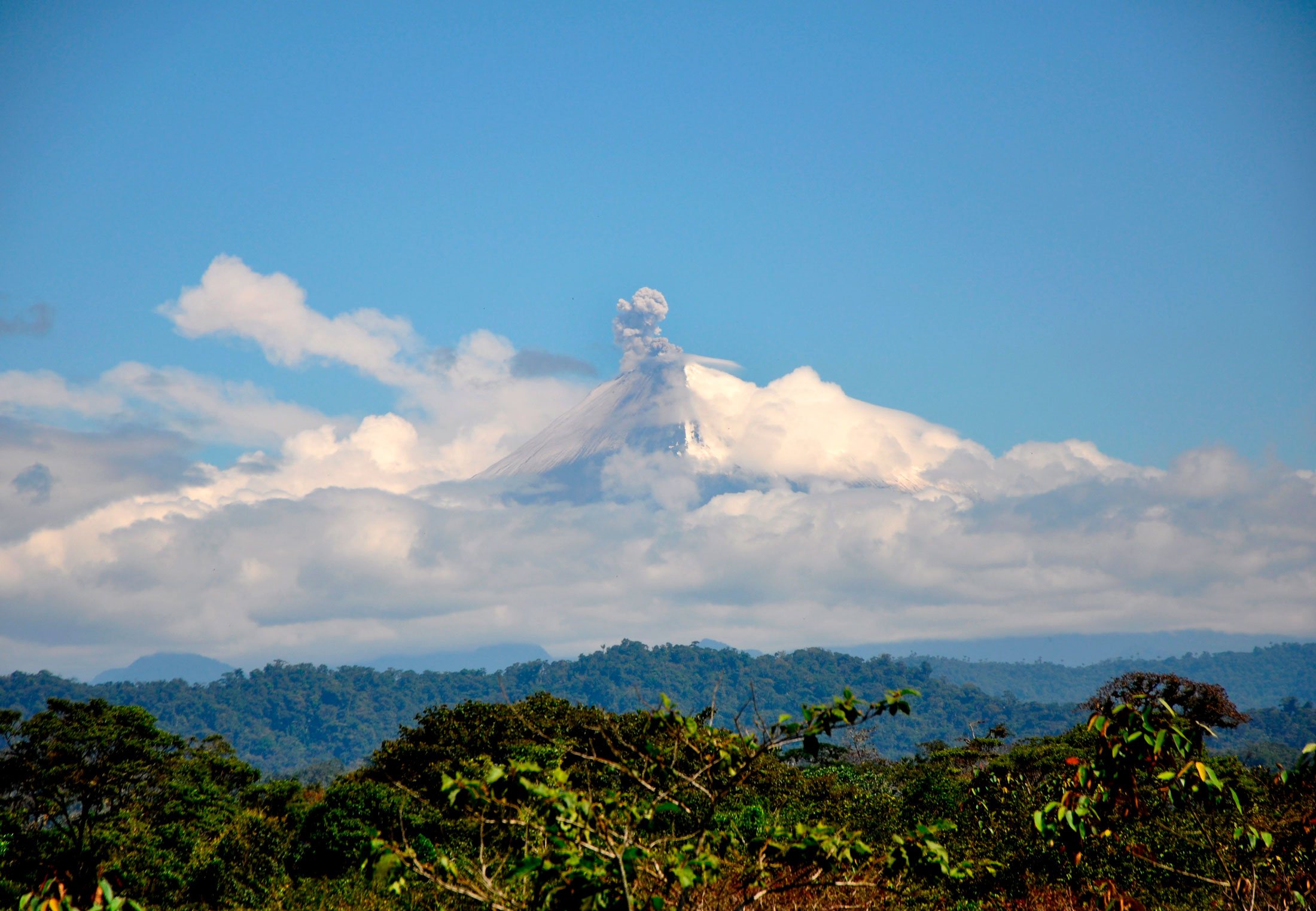 Dold jättestad kartlagd vid foten av vulkan i Amazonas ...