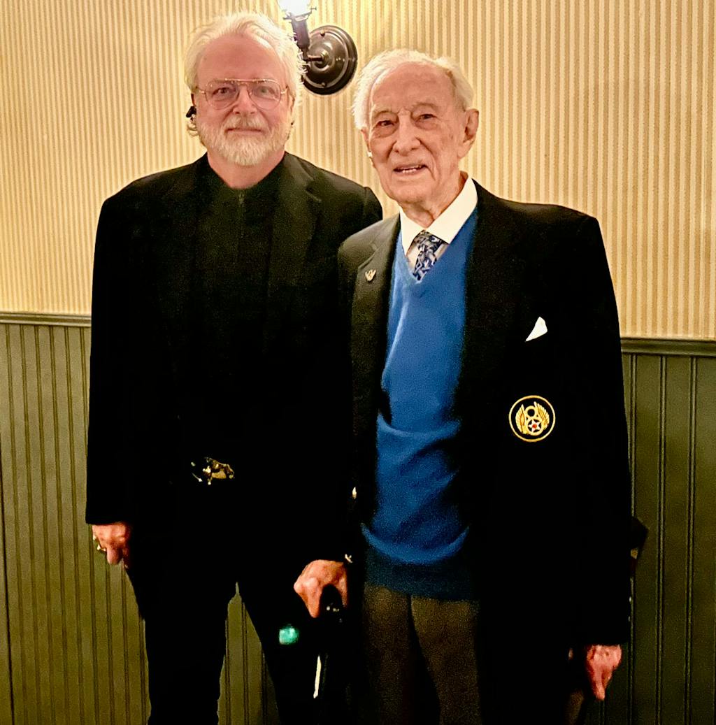 John Luckadoo överlevde “The Bloody 100th” | varldenshistoria.se