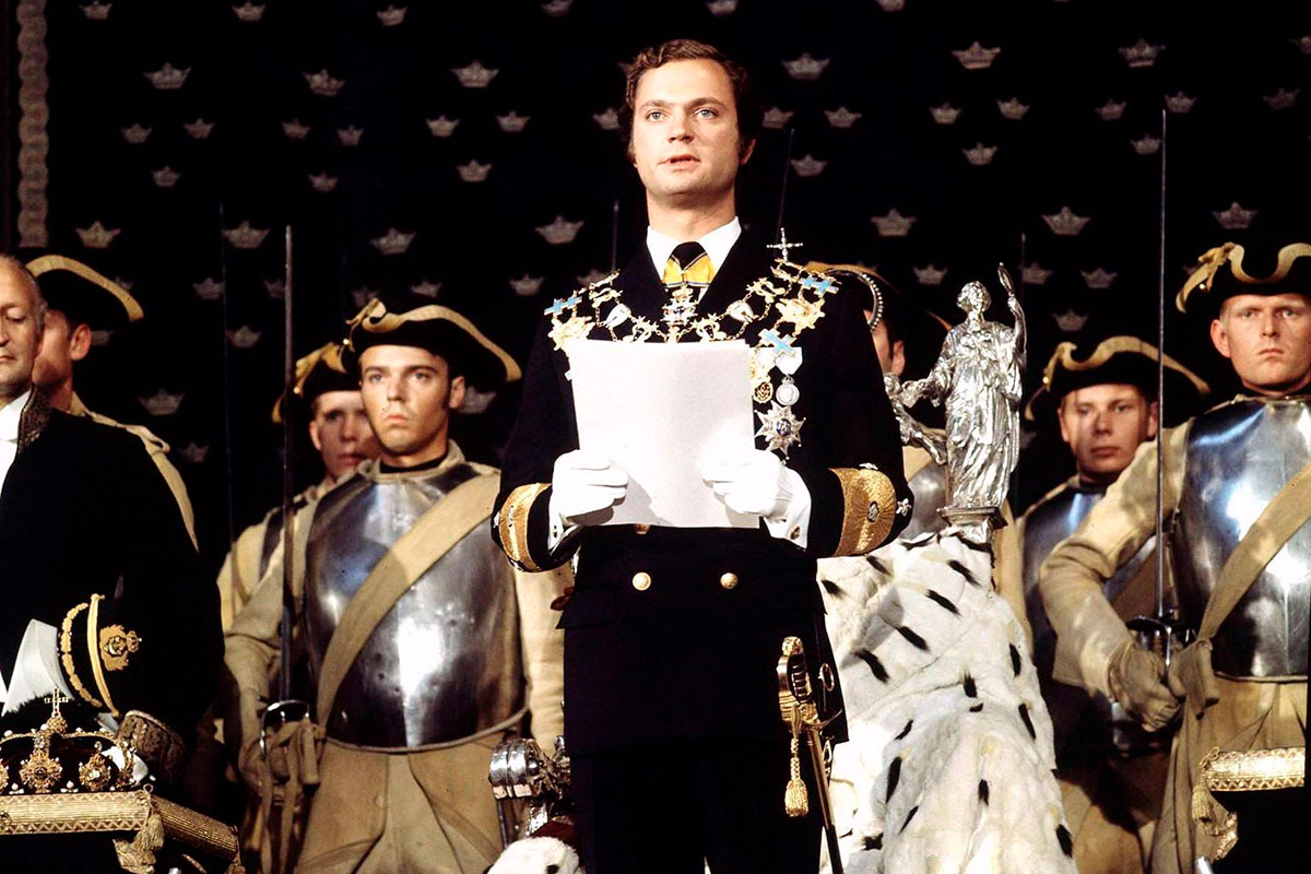 Tæt på Carl 16. Gustaf: Kongens kamp for folkets gunst | historienet.dk