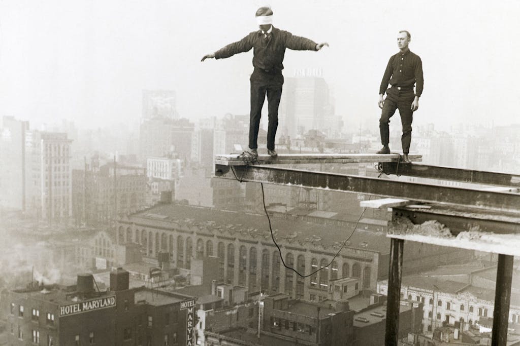 Våghalser feiret livet med livsfarlige stunt | historienet.no