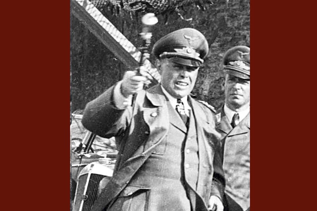 Hitlerin kenraalit: Kiihkoilijat, kannattajat ja kapinalliset ...