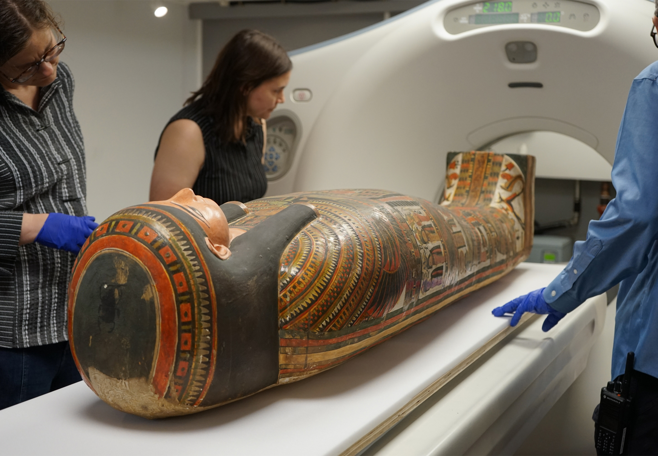 Mumie begravd i mystisk kista utan öppningar | varldenshistoria.se