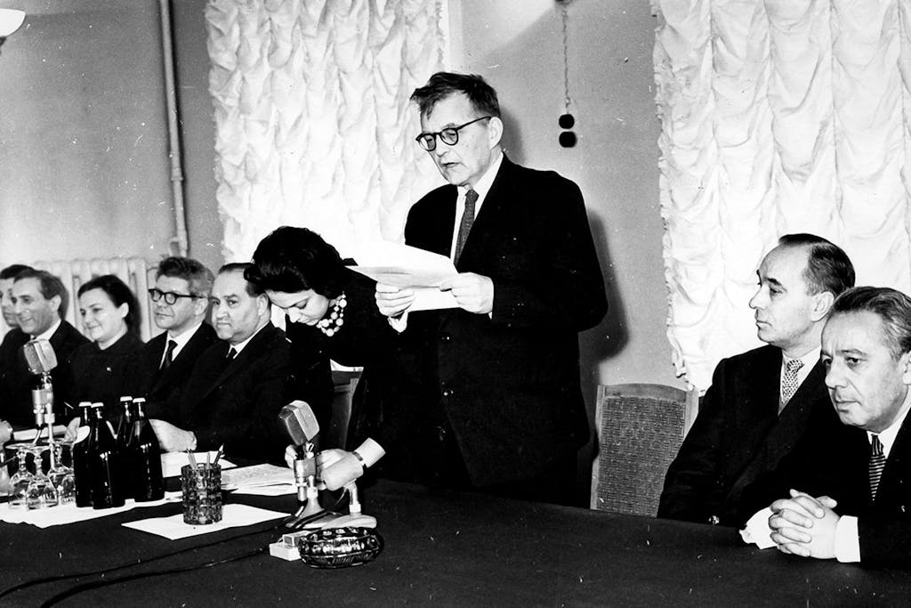 Sjostakovitj: Ett musikaliskt geni i Stalins bojor | varldenshistoria.se