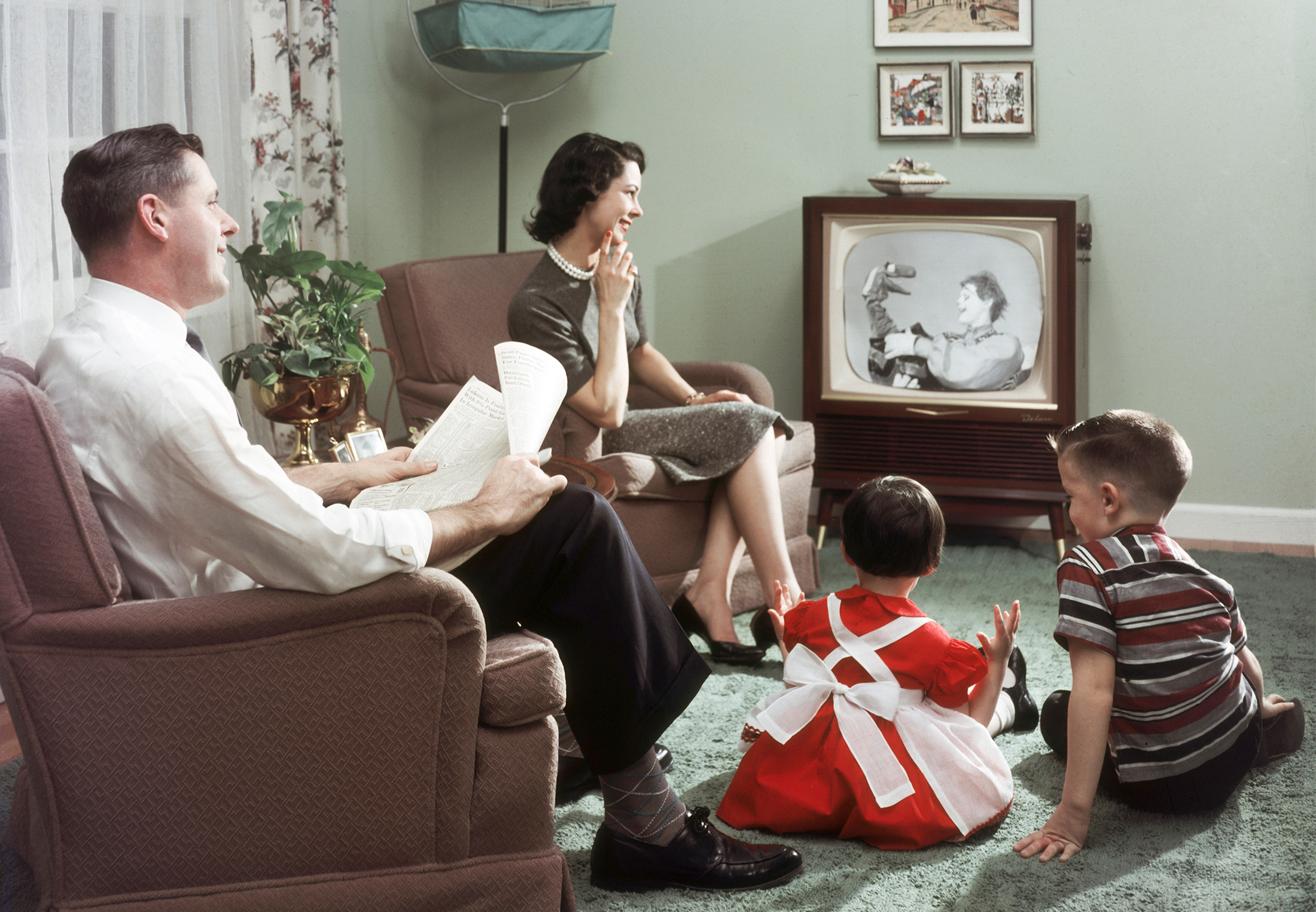 Televisionens bisarra historia: Dumburken fyller 100 år ...