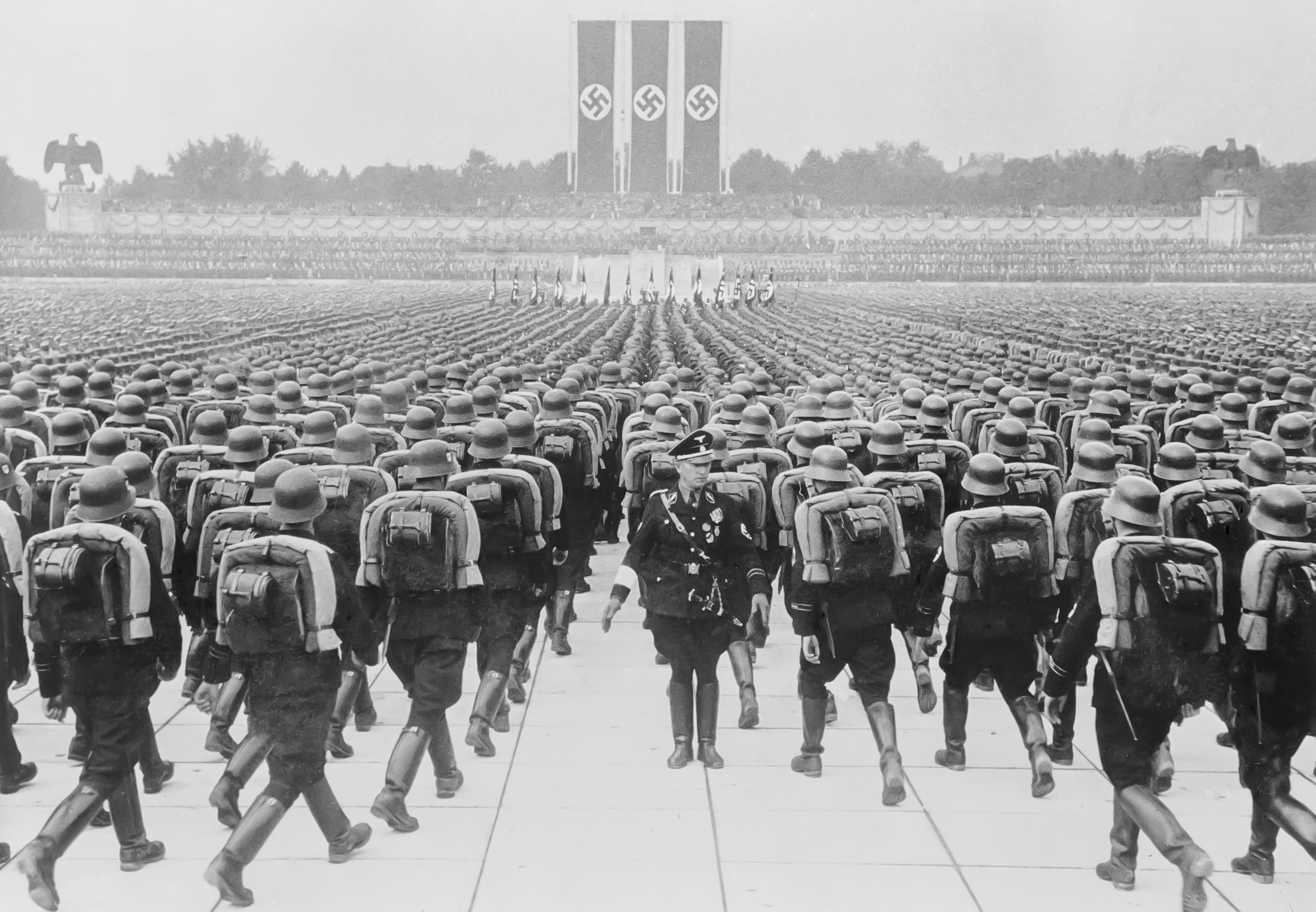 Nazismen i Tyskland: 1933-1945 | historienet.dk