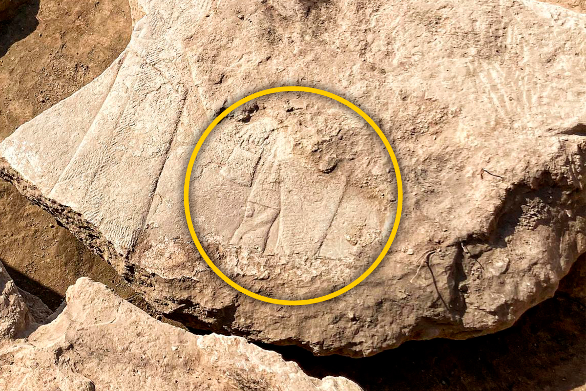 Reliëf met Assyrische koning gevonden in Ninive in Irak | historianet.nl
