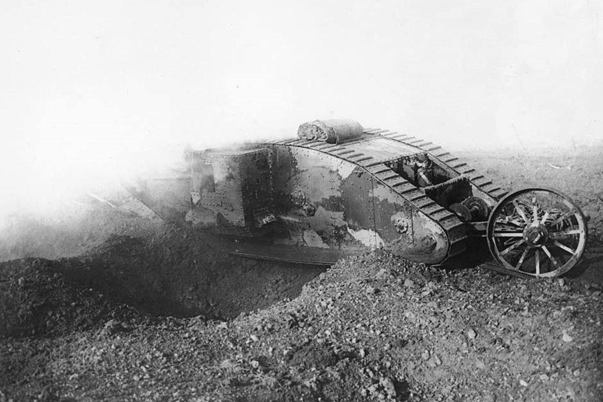 Tankbestuurder ontketent schattenjacht op prototype Mark-1 | historianet.nl