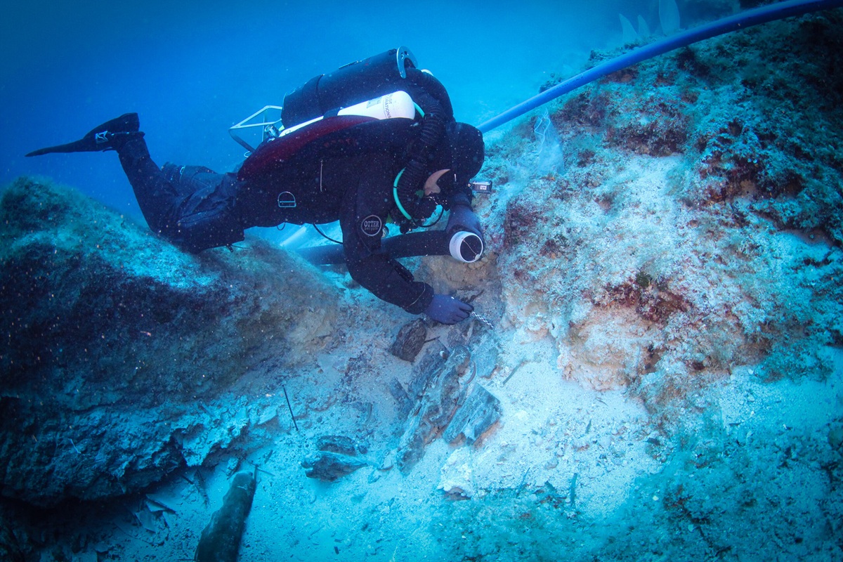Undervandsdroner afslører, hvordan antikt skib med berømt primitiv ...