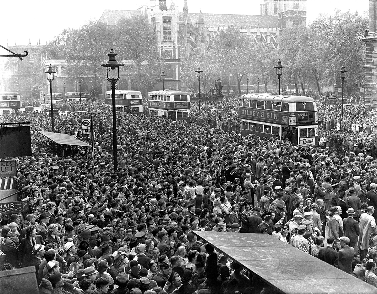 Antikvitetshandler finner 300 glemte bilder fra andre verdenskrig: «Det ...