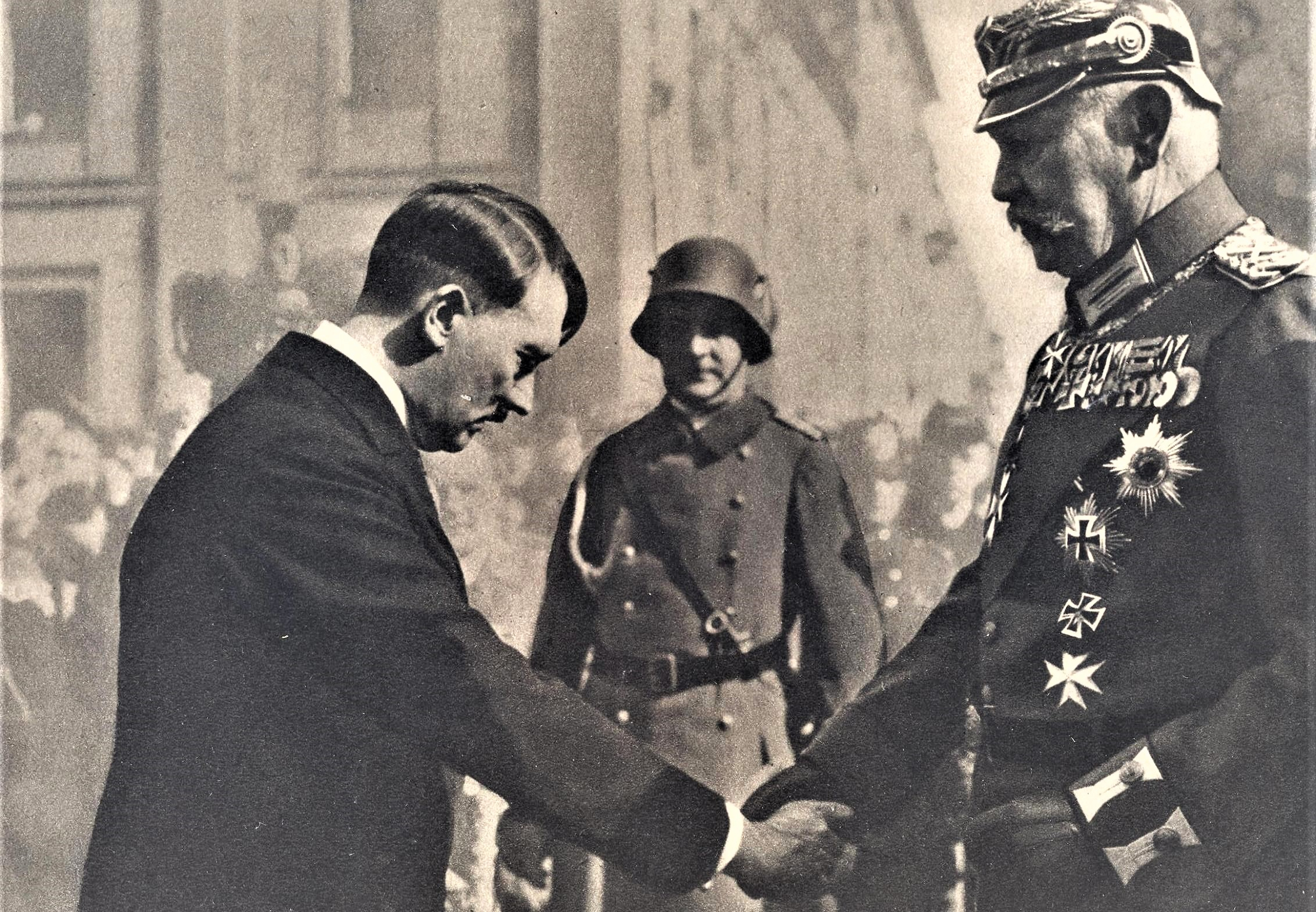 Hvordan fik Hitler magten i Tyskland? | historienet.dk