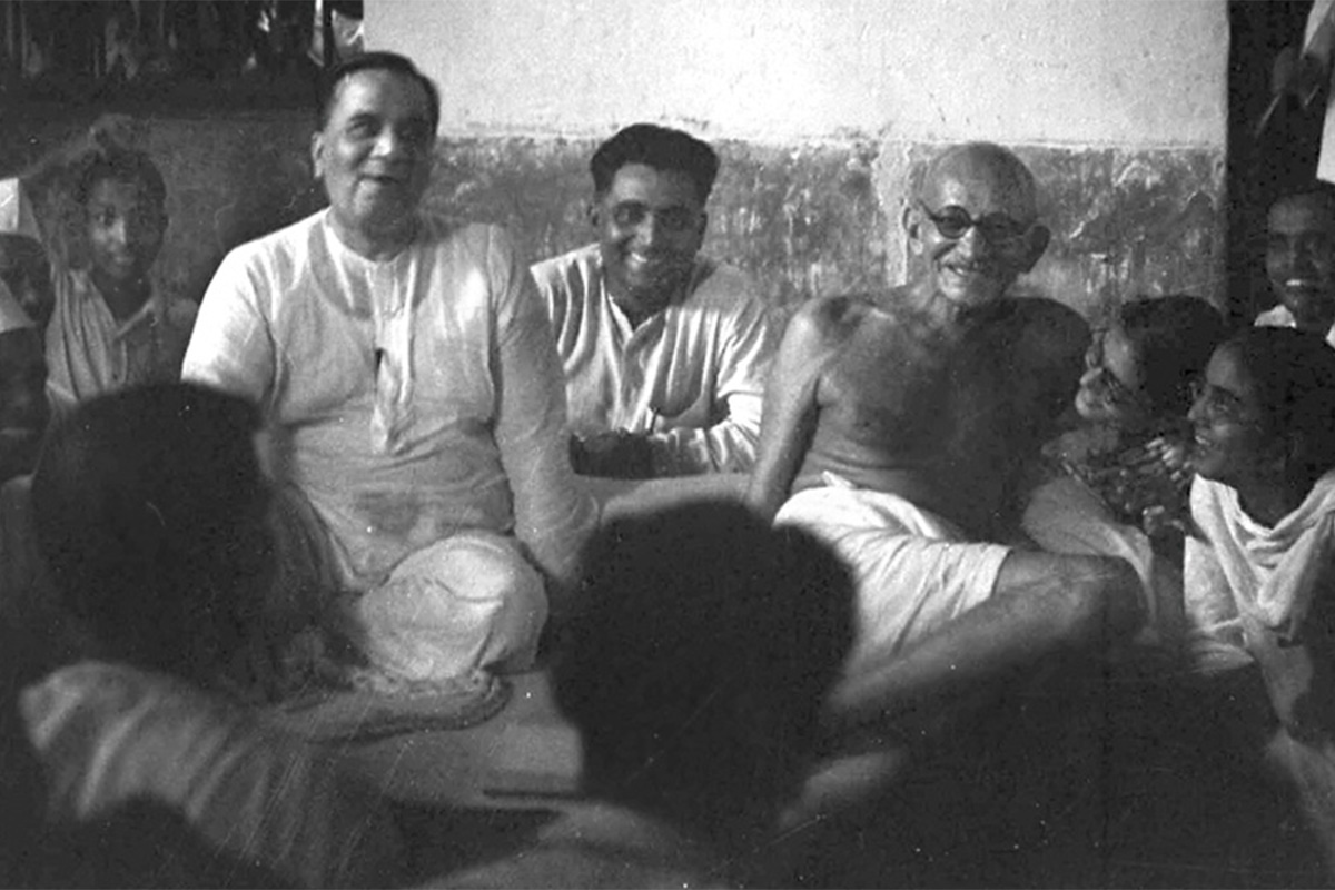 Gandhi: Han gik i krig mod kolonimagten og kødets lyster | historienet.dk