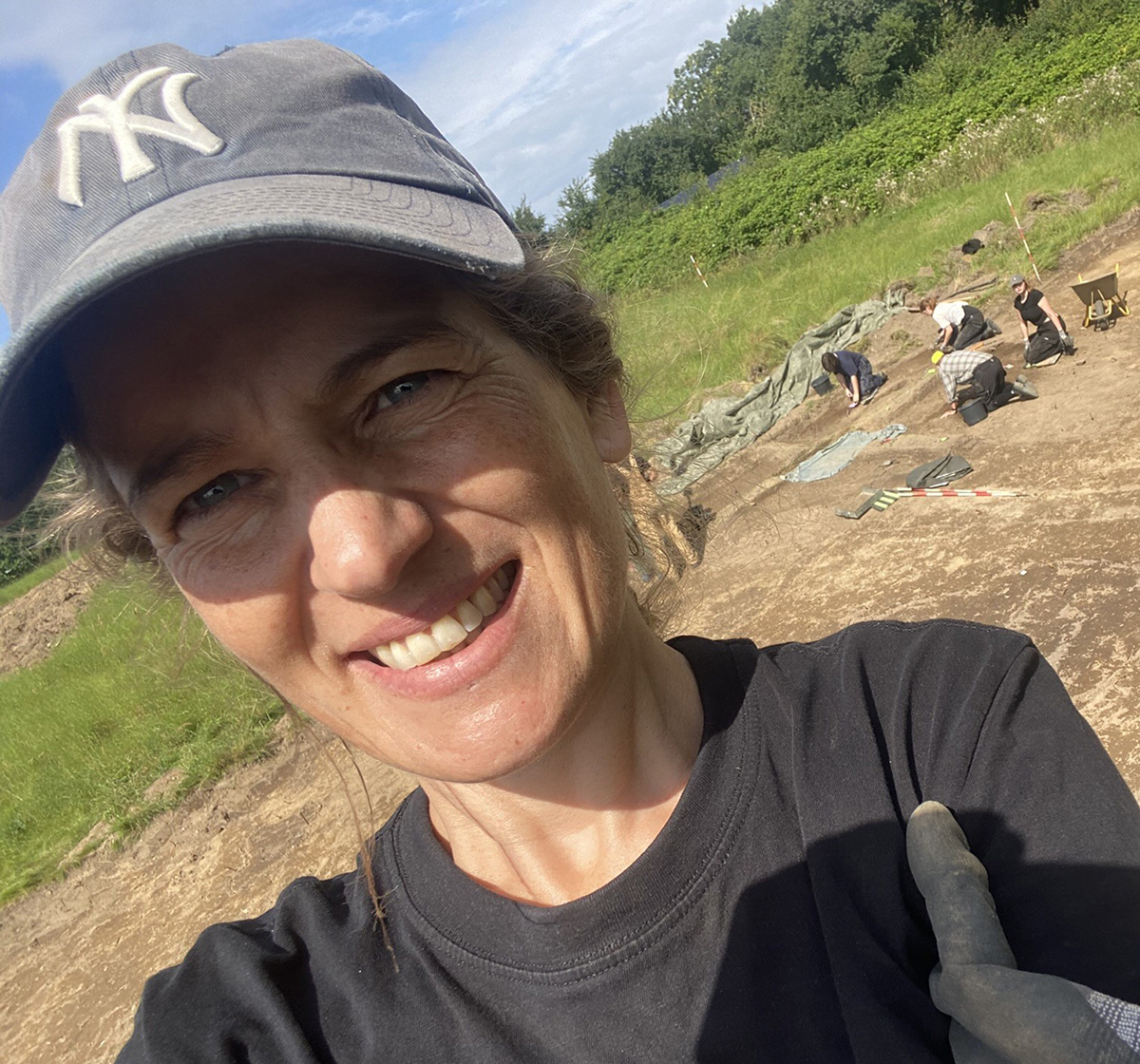 De ville finne ut hvorfor det lå så mye gull i en bestemt åker – og så ...