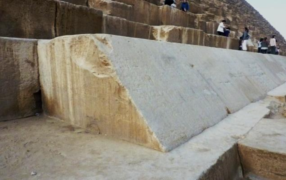 Kiistanalainen teoria: Kheopsin pyramidia väitetään 25 000 vuotta ...