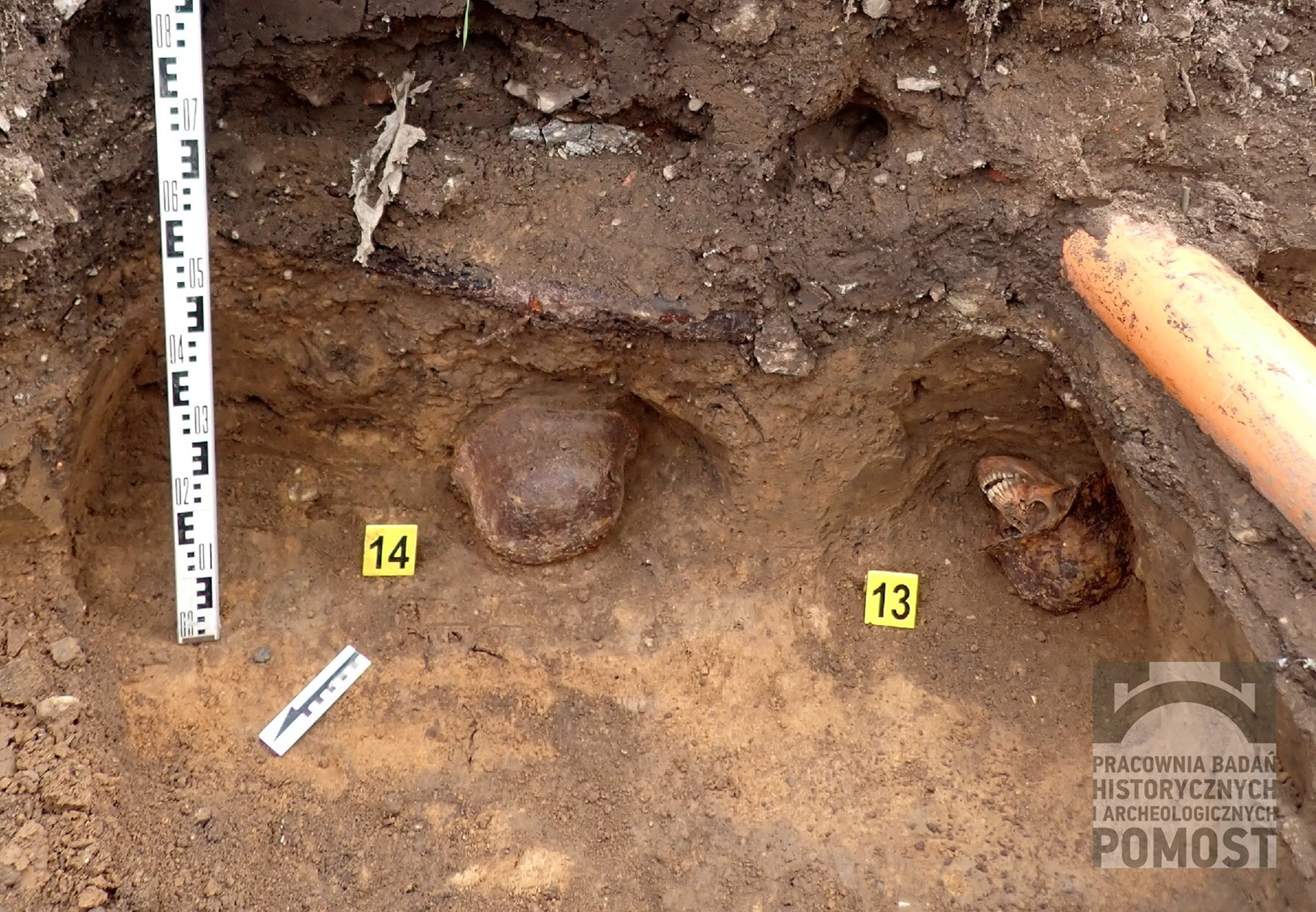Poolse archeologen vinden massagraf uit de Tweede Wereldoorlog – met ...