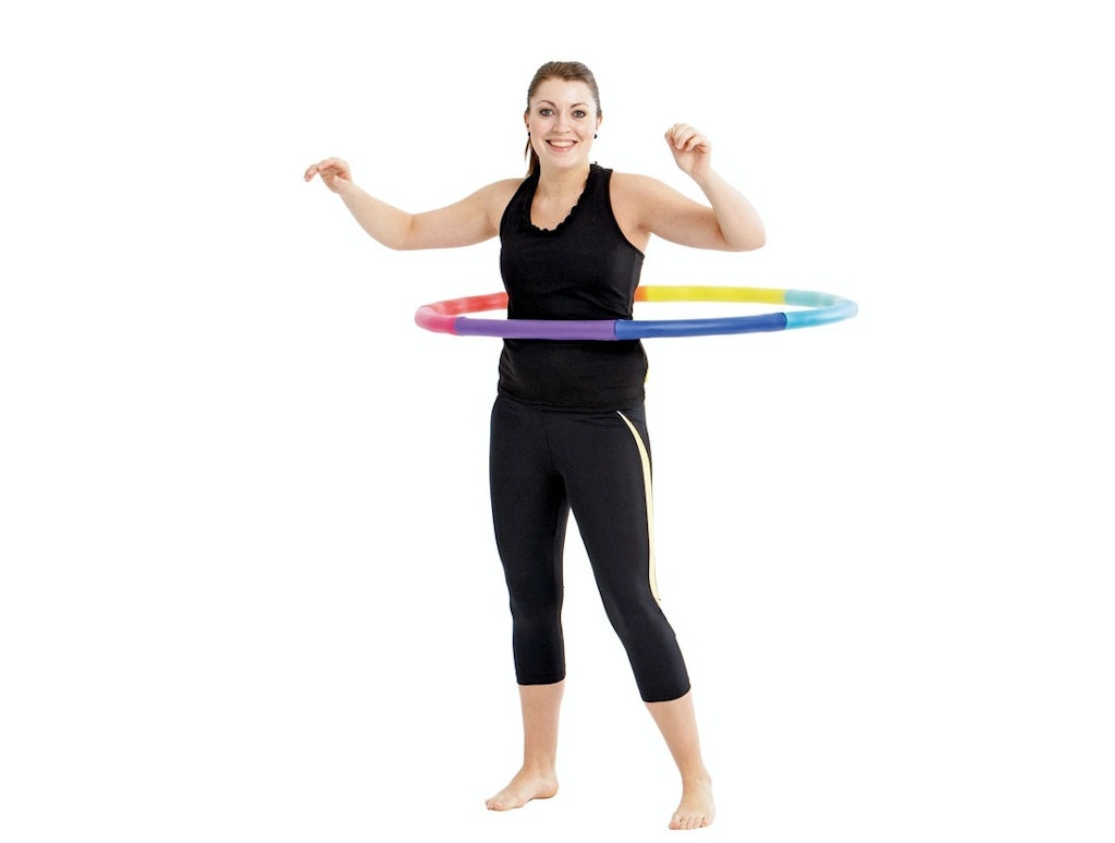 Hulahopring med vægt – sving dig til en stærk talje | I FORM