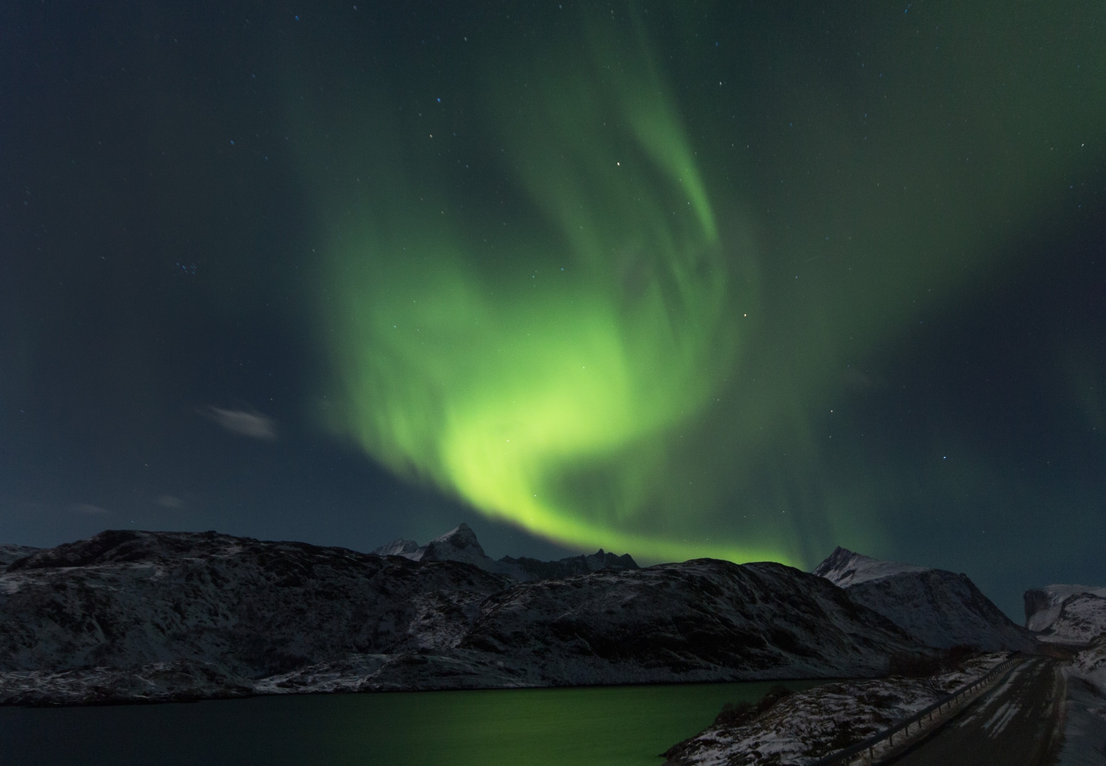 Miksi revontulet ovat usein vihertäviä? | tieku.fi