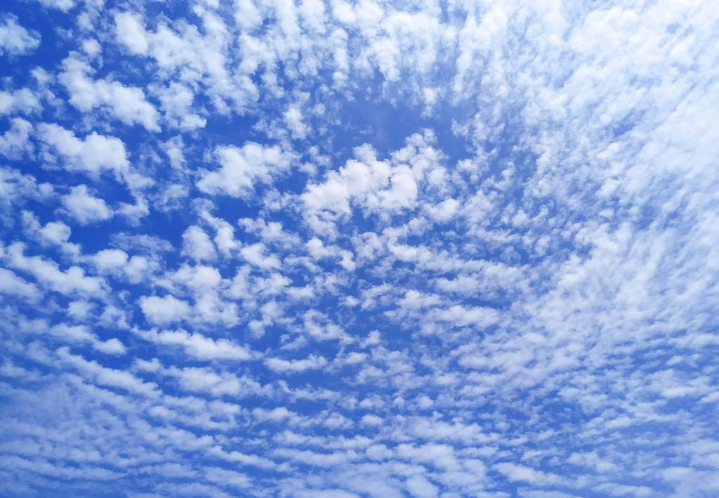 Hoe ontstaan wolken? En wat doen ze met de temperatuur? | wibnet.nl