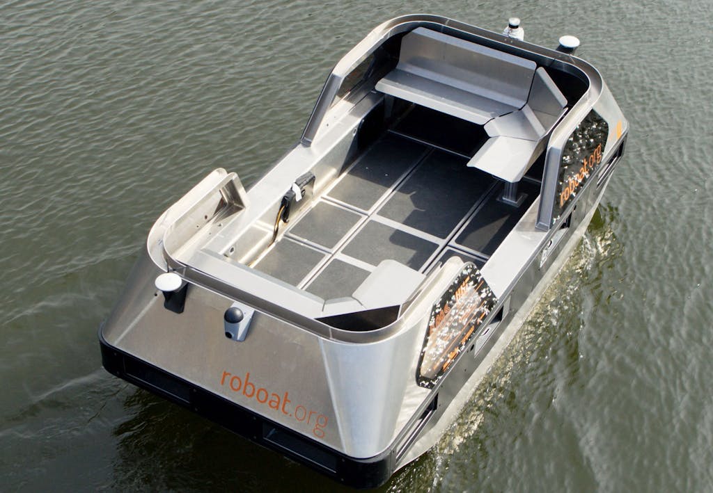 Robotboot vaart door Amsterdamse grachten | wibnet.nl