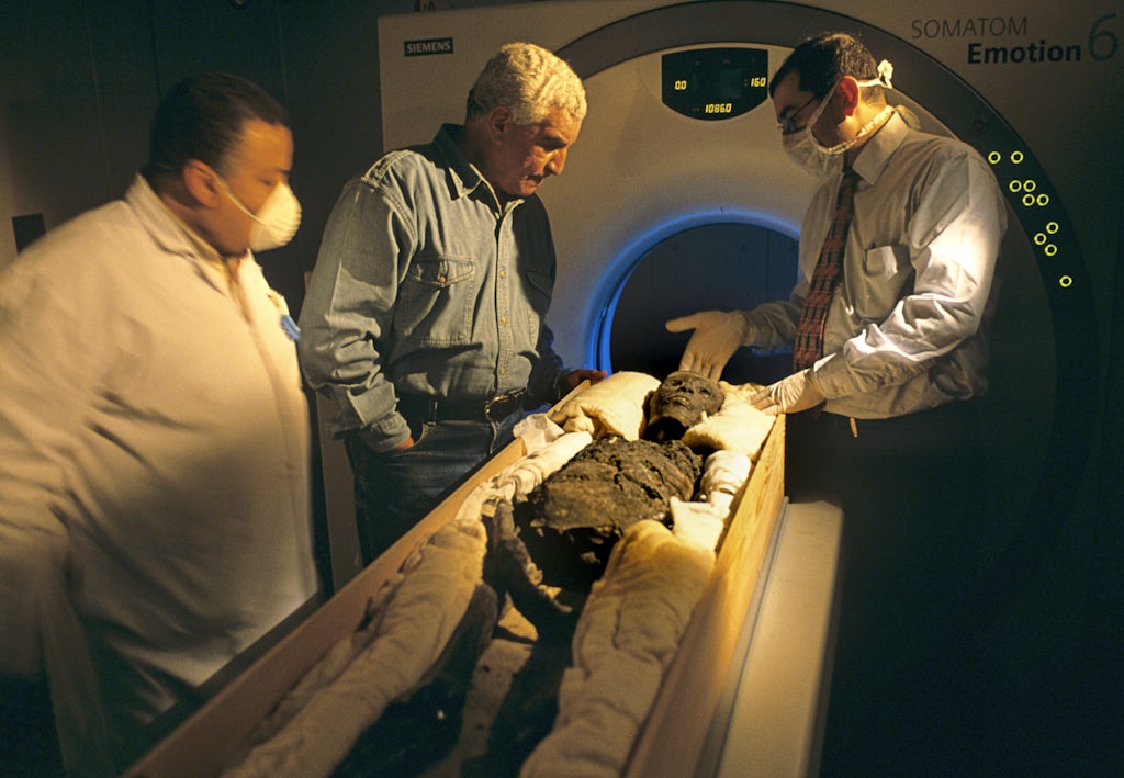 Forskere: Tutankhamon var en krøbling | illvid.dk