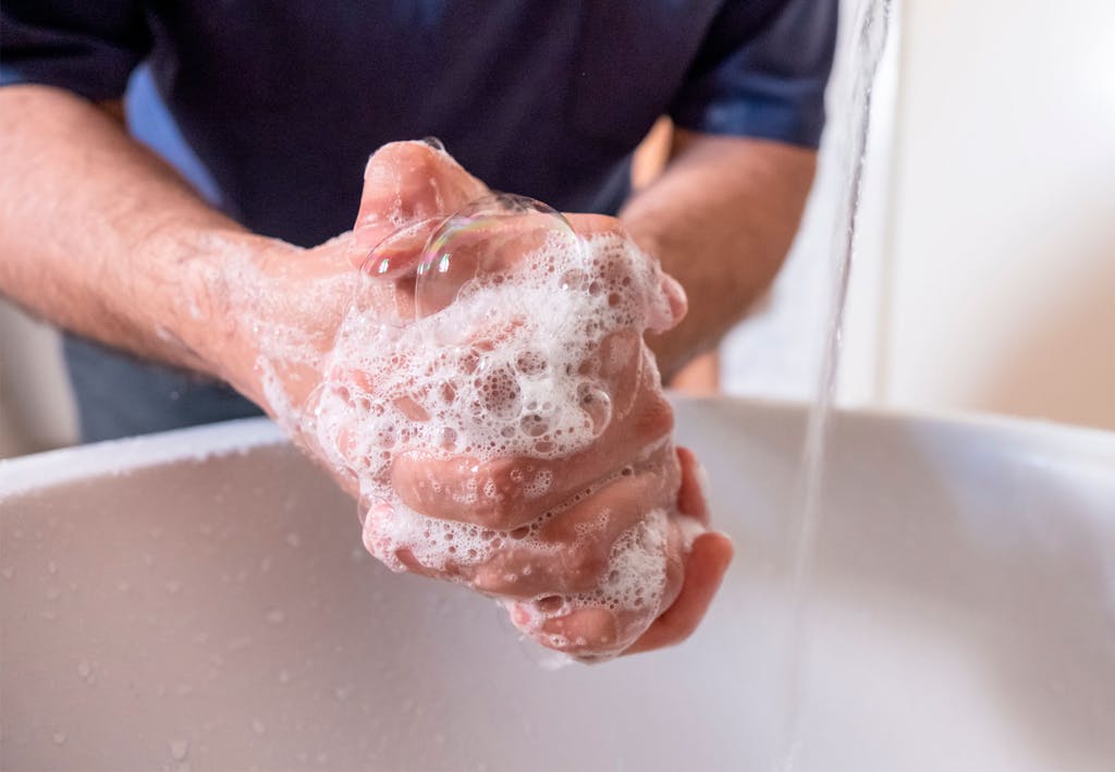Forskere: Her er de tre skitneste kroppsdelene du glemmer å vaske i ...