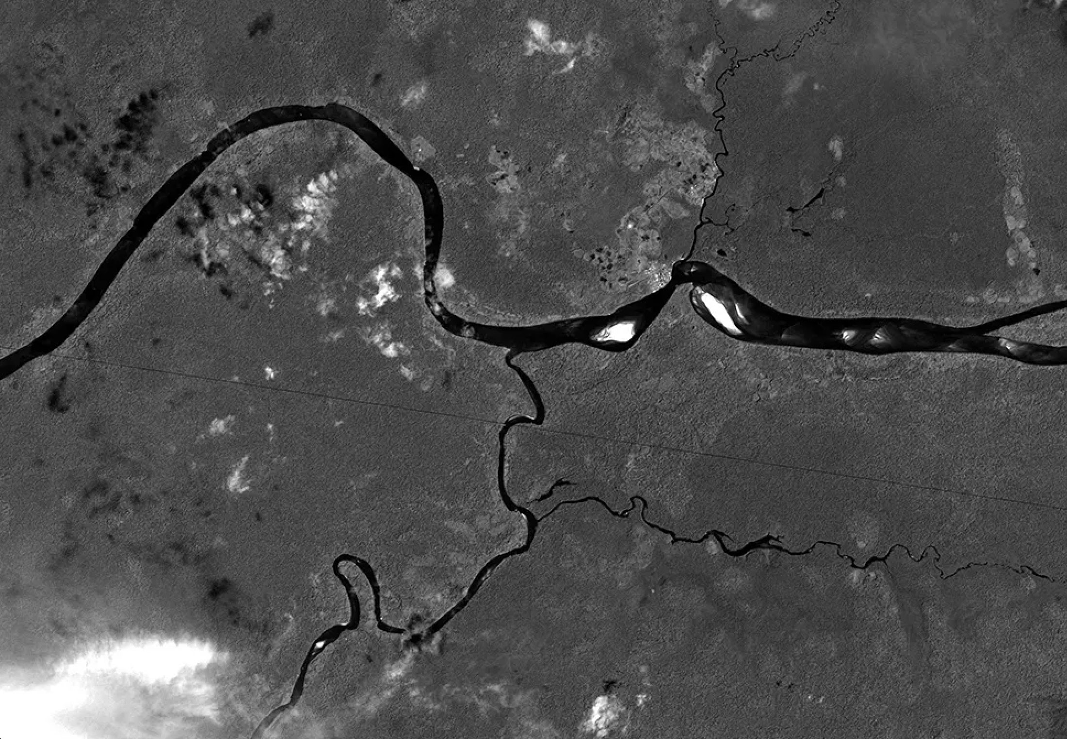 Vissa floder och sjöar följer inte rådande hydrologiska principer ...