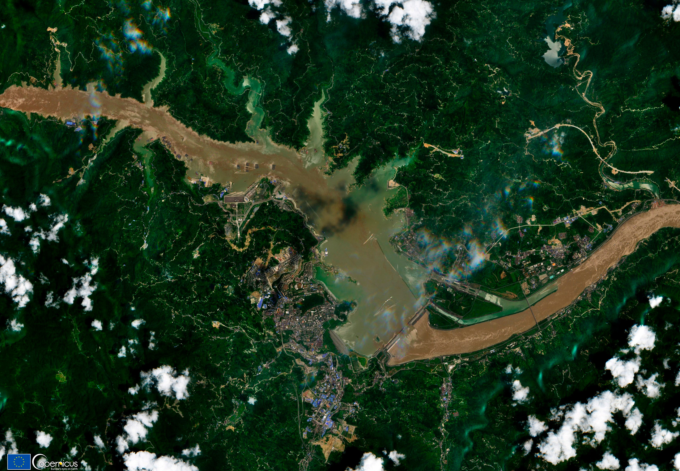 The Three Gorges Dam in China is so massive that it could change Earth ...