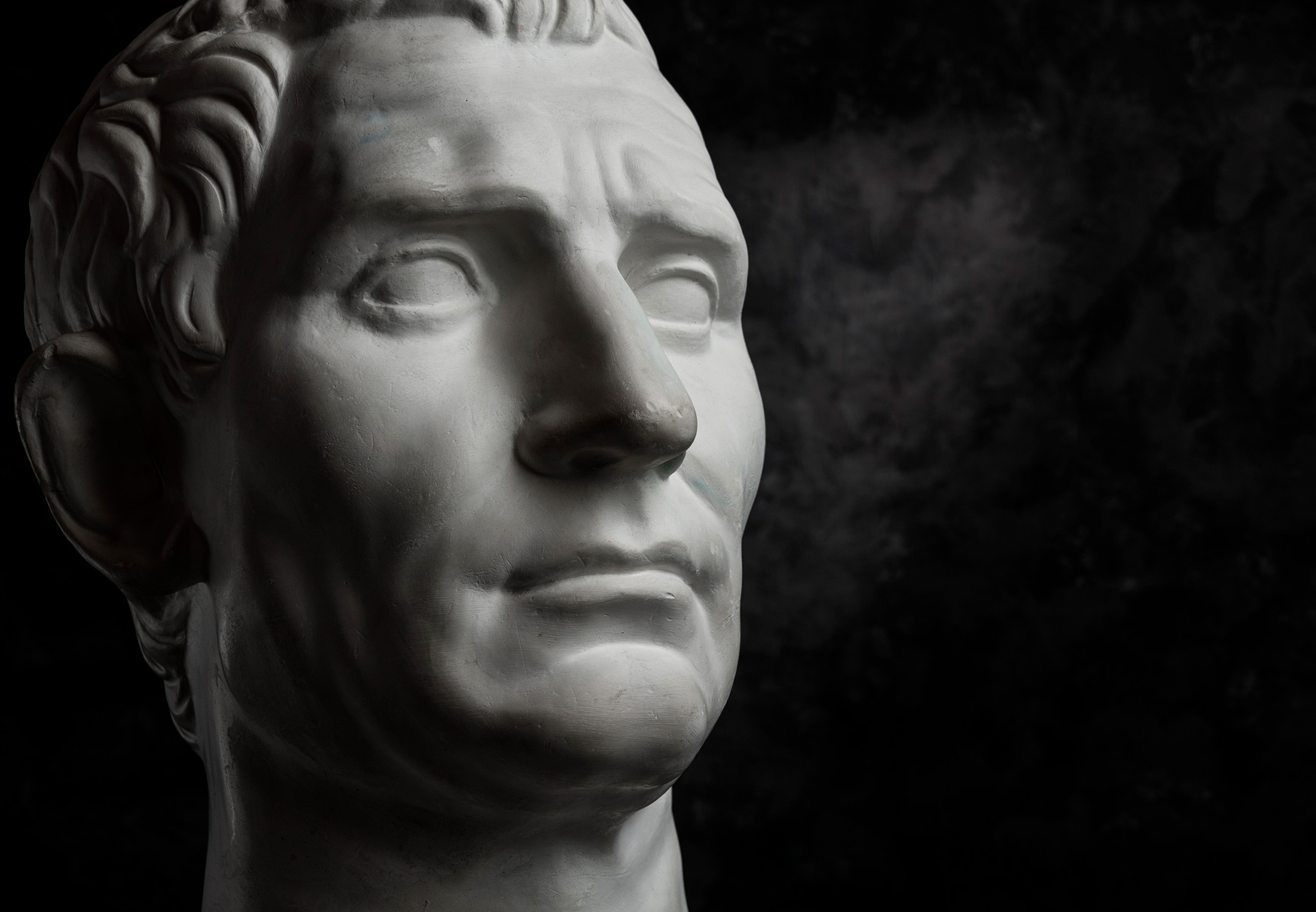 Forskere gjenskaper Julius Cæsars personlige parfyme | illvit.no